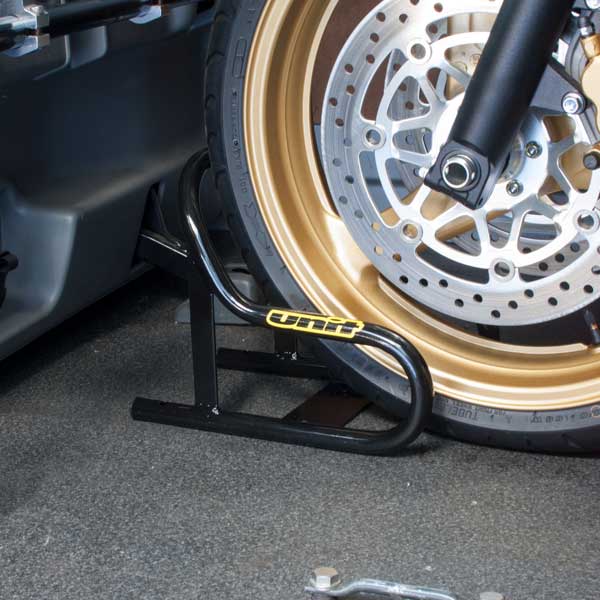 Unit Wheel Chock Low Black – Bike Kings